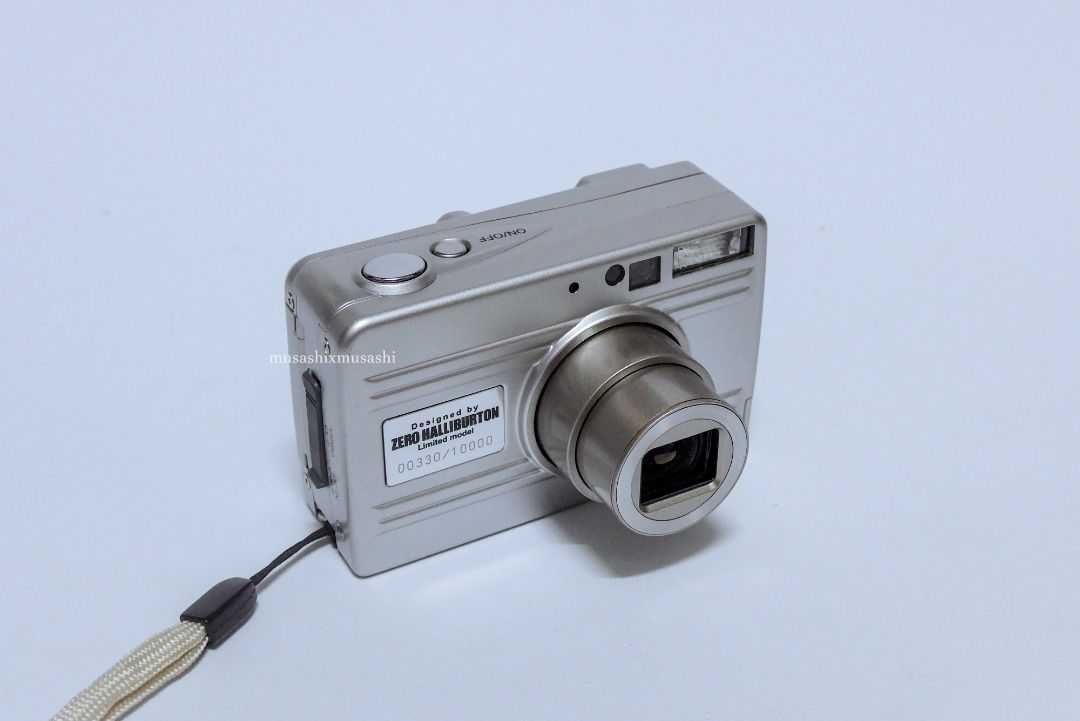 Hitachi Maxell ZD3 Designed By Zero Halliburton Limited Model, Photography, Cameras on Carousell