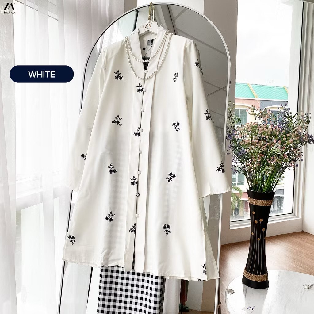 Zoe Arissa Emylia Kebarung Labuh with Pario Skirt, Women's Fashion ...