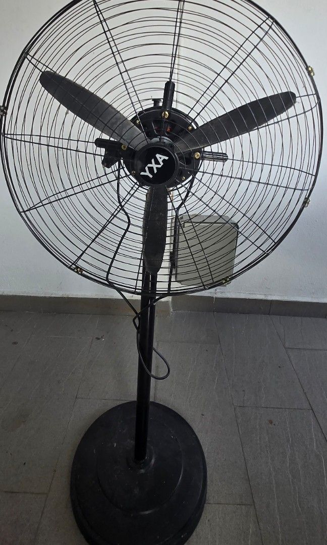 20 inch Stand fan besi, Furniture & Home Living, Lighting & Fans, Fans ...