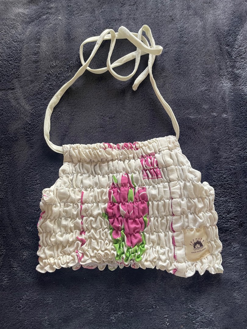 ARAPILAK halter top, Women's Fashion, Tops, Sleeveless on Carousell