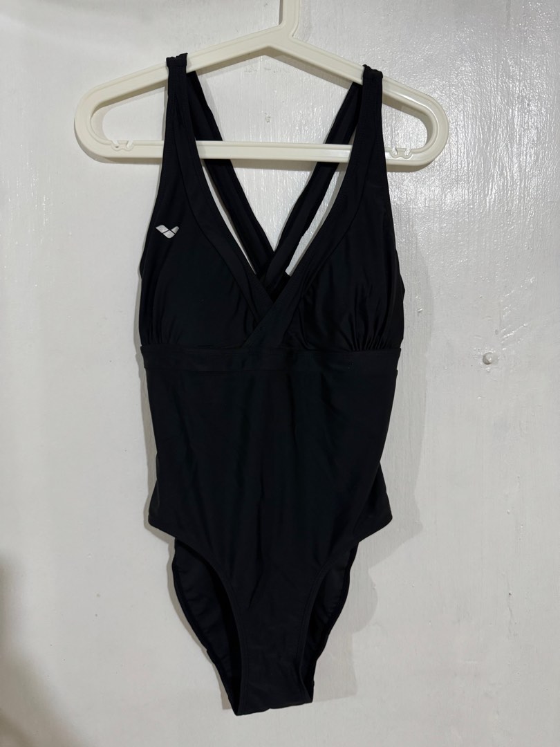 Arena One Piece Swimsuit, Women's Fashion, Swimwear, Bikinis ...
