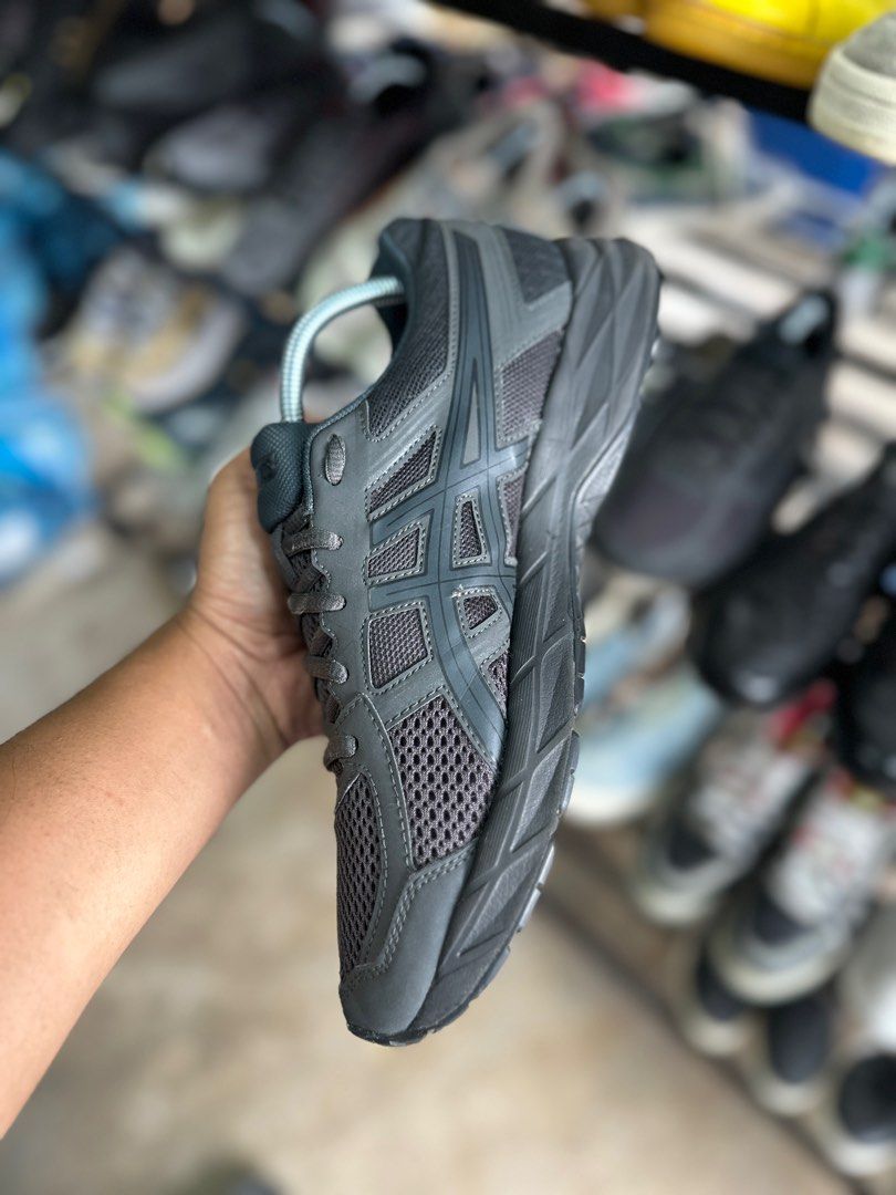 Asic gel contend 4, Men's Fashion, Footwear, Sneakers on Carousell