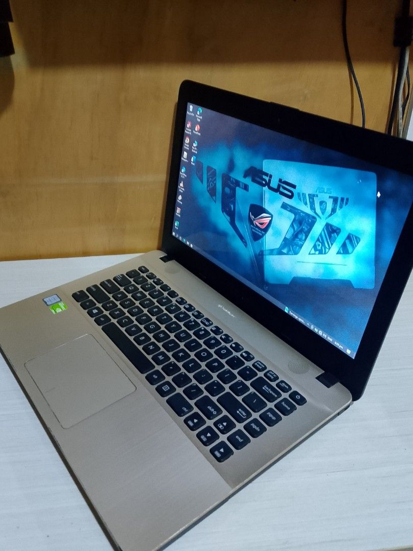 Asustek laptop autocad ready with GPU core i3 6th generation ddr4 SSD ...