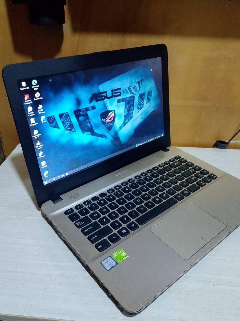 Asustek laptop autocad ready with GPU core i3 6th generation ddr4 SSD ...
