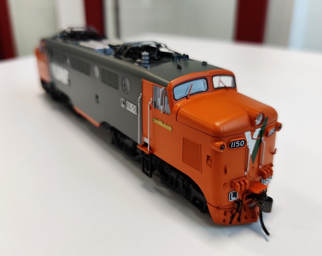 Auscision HO scale model V Line L Class Australian locomotive, Hobbies ...