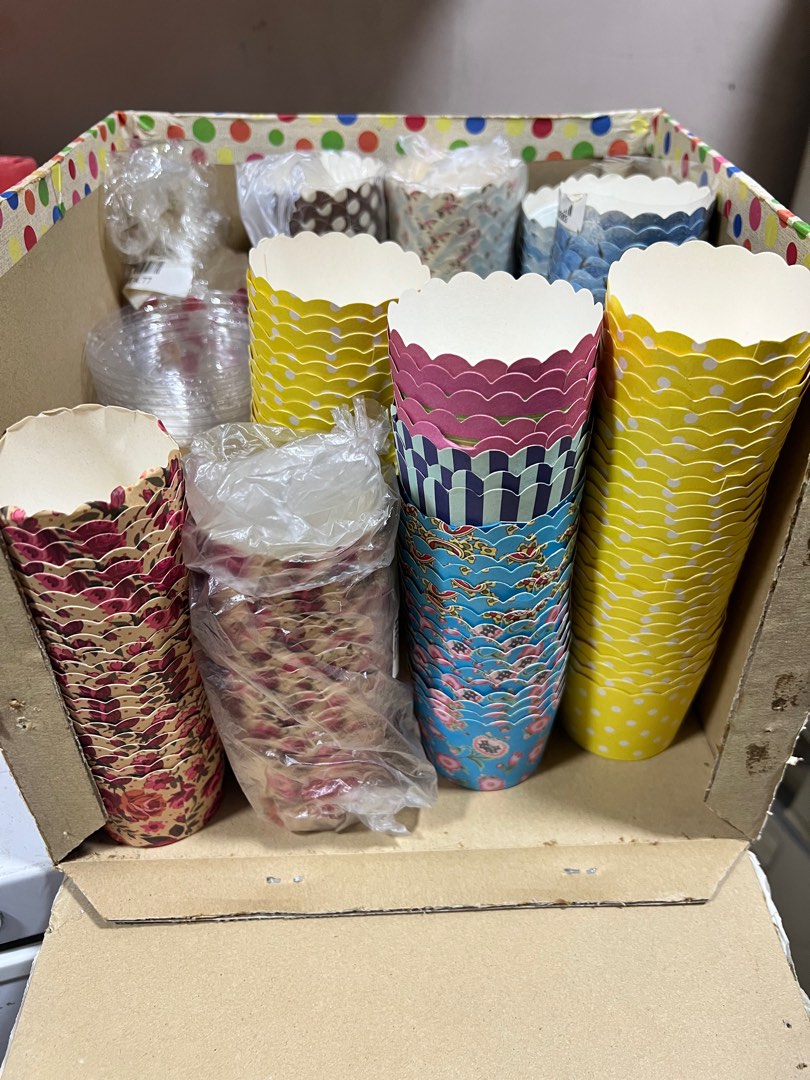 Cupcake casing, Furniture & Home Living, Kitchenware & Tableware ...