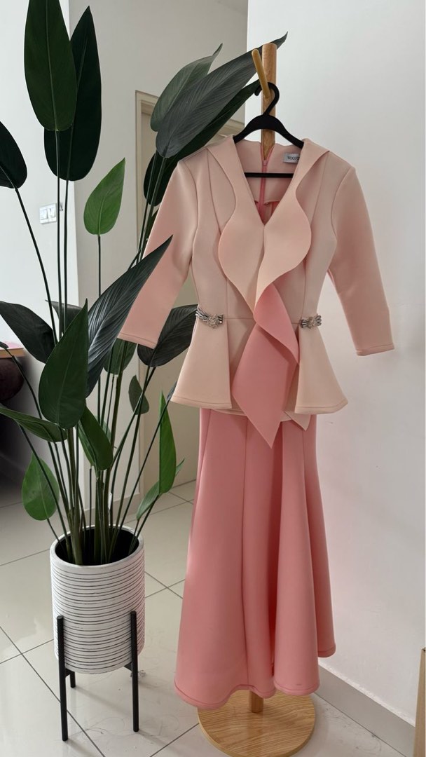 Fiziwoo pink baju raya, Women's Fashion, Dresses & Sets, Sets or ...