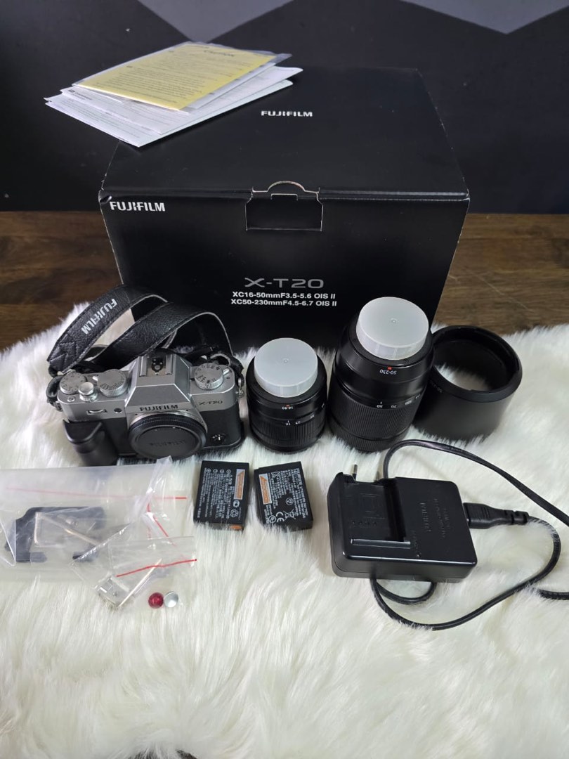 Fujifilm XT-20 complete set with box, Photography, Cameras on Carousell