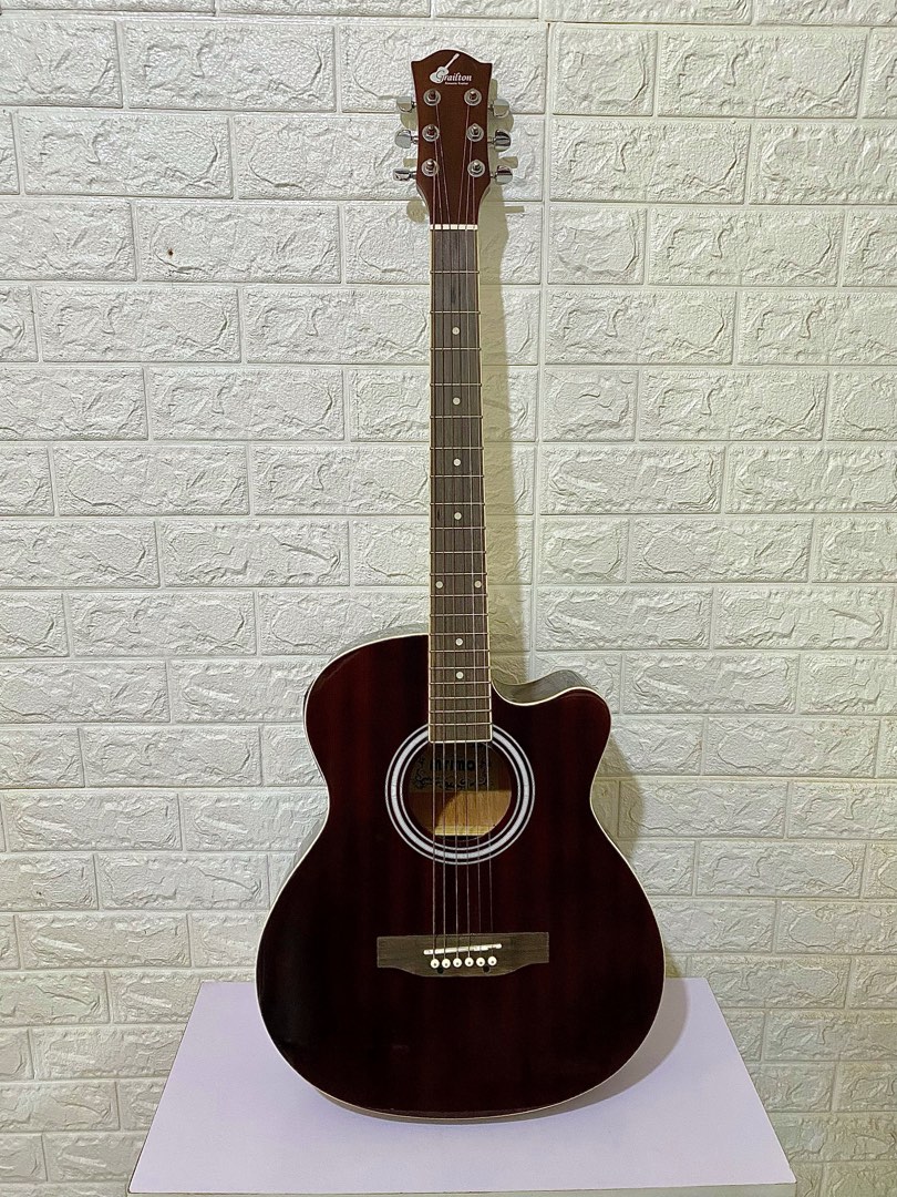 Grailton Acoustic Guitar with tuner & output jack, full-size, Hobbies ...
