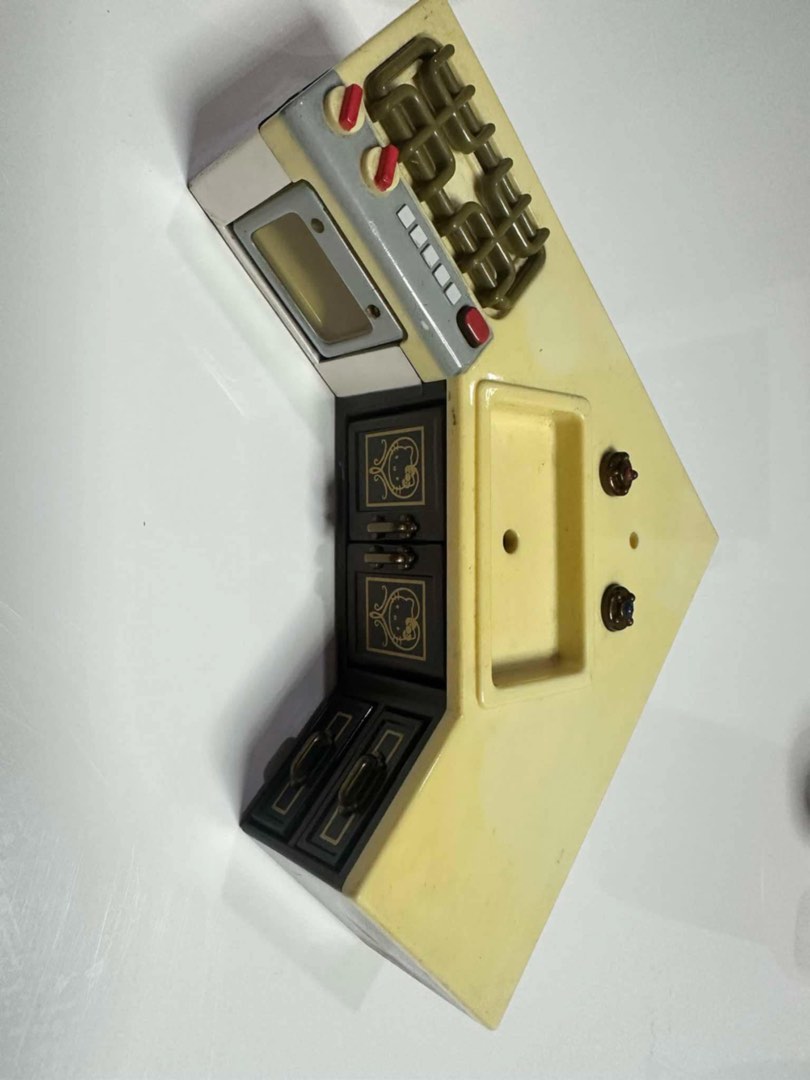 Hello Kitty Little Berry Kitchen Stove Sink Oven and Counter, Hobbies ...