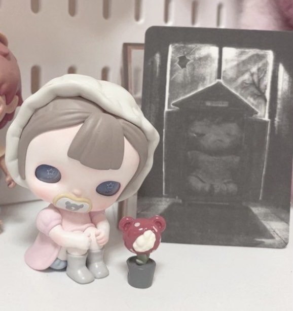 Hirono mantle clock & tinytiny, Hobbies & Toys, Toys & Games on Carousell