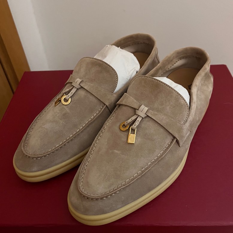 Loro Piana Summer Charms Walk - Sandstone Size 37, Women's Fashion ...