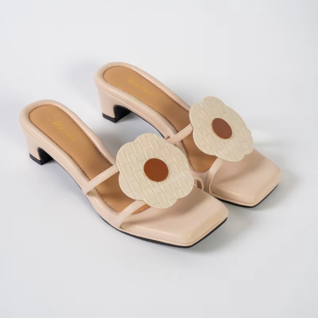 Machino Lady Hana in Beige Color, Women's Fashion, Footwear, Heels on ...