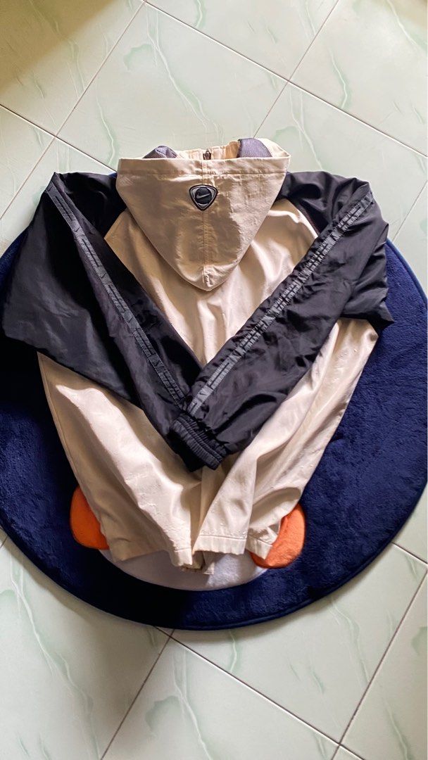 NIKE VINTAGE WINBREAKER, Men's Fashion, Activewear on Carousell