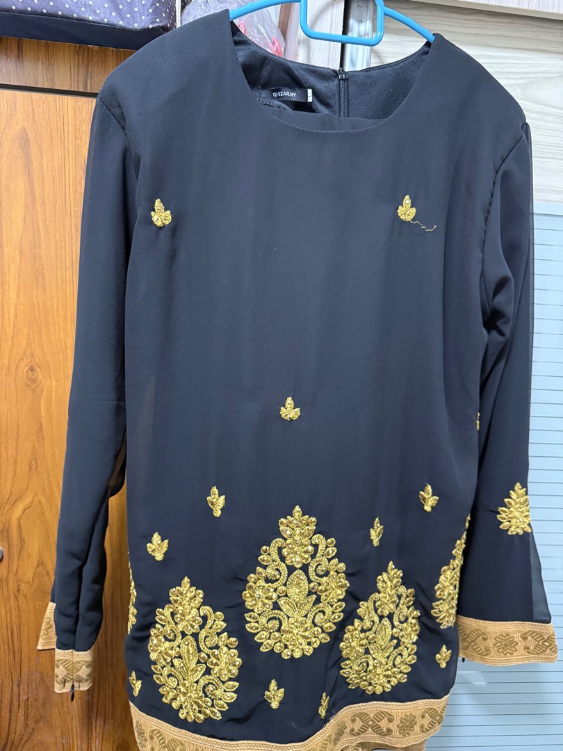 Qiszar Deepika saree, Women's Fashion, Muslimah Fashion, Baju Kurung ...