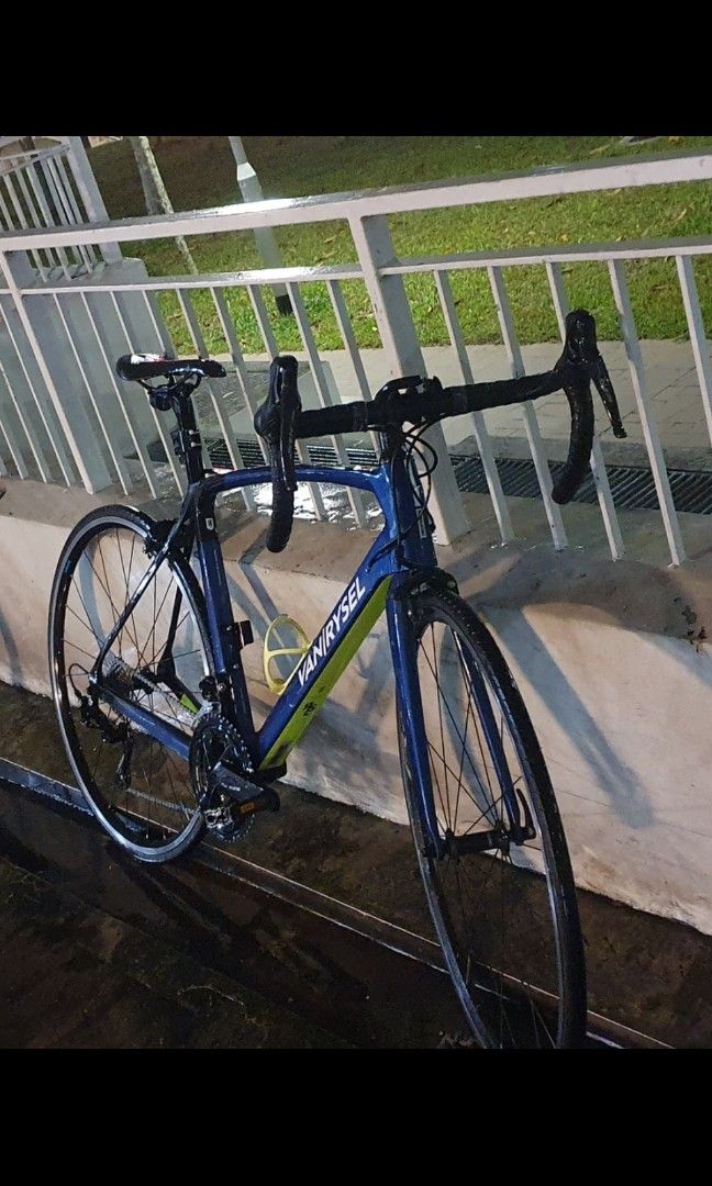 Road bike carbon frame - Van Rysel, Sports Equipment, Bicycles & Parts ...