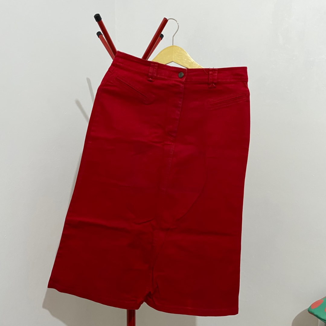 ROK MERAH // MIDI SKIRT, Fesyen Wanita, Pakaian Wanita, Gaun & Rok di ...