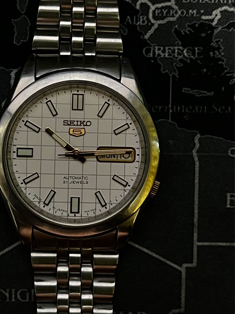 Seiko 5 Checkered White Dial (SNKF77), Men's Fashion, Watches ...