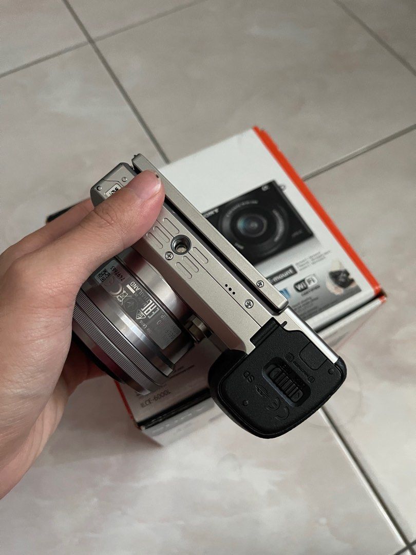 Sony A6000 with 16-50mm kit lens (box)(sc:6k), Photography, Cameras on ...