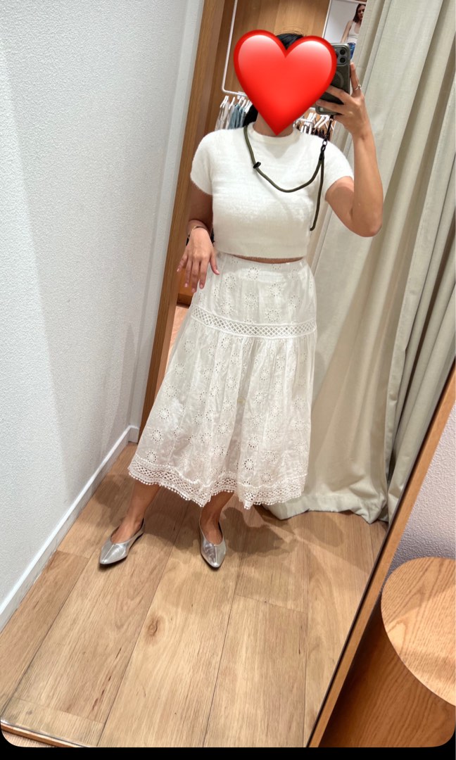 White lace skirt, rok putih, Fesyen Wanita, Pakaian Wanita, Gaun & Rok ...