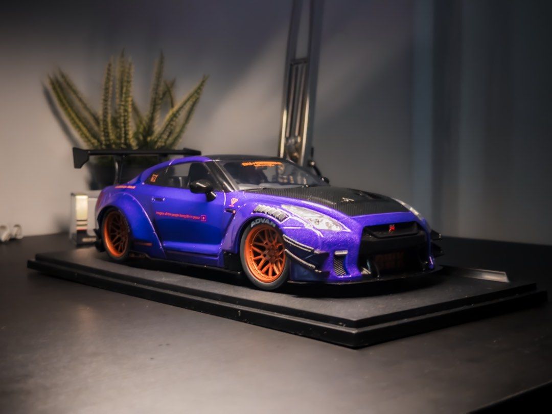 1/18 Solido Nissan R35 GTR Liberty Walk Type 2 (Purplezilla) + clear ...