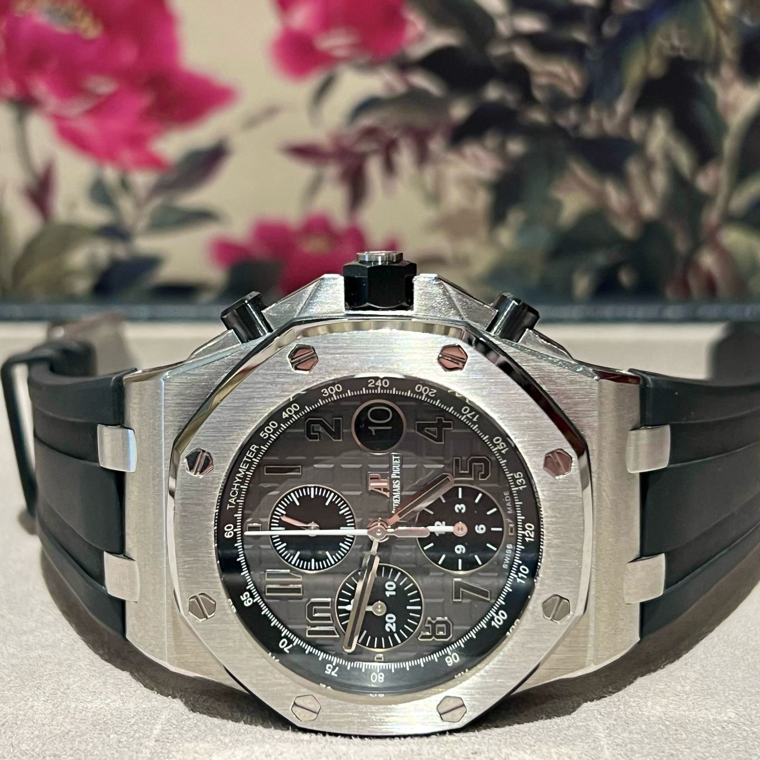 Audemars Piguet Royal Oak Offshore Grey Themes Elephant 42mm 26470ST ...