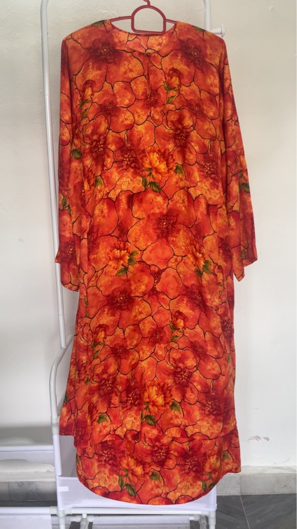 Baju Kurung Pesak Raya Merah Oren, Women's Fashion, Muslimah Fashion ...