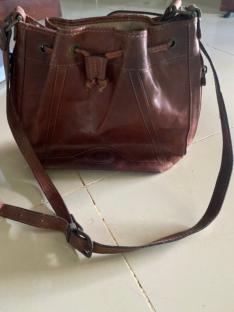 Bonia Leather Sling Bag, Women's Fashion, Bags & Wallets, Shoulder Bags ...
