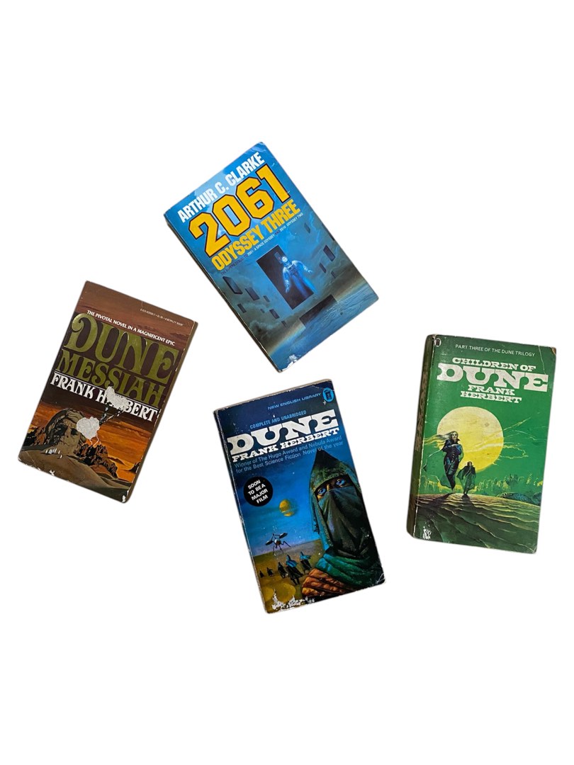 Buku vintage Dune dan Odyssey three, Buku & Alat Tulis, Buku di Carousell