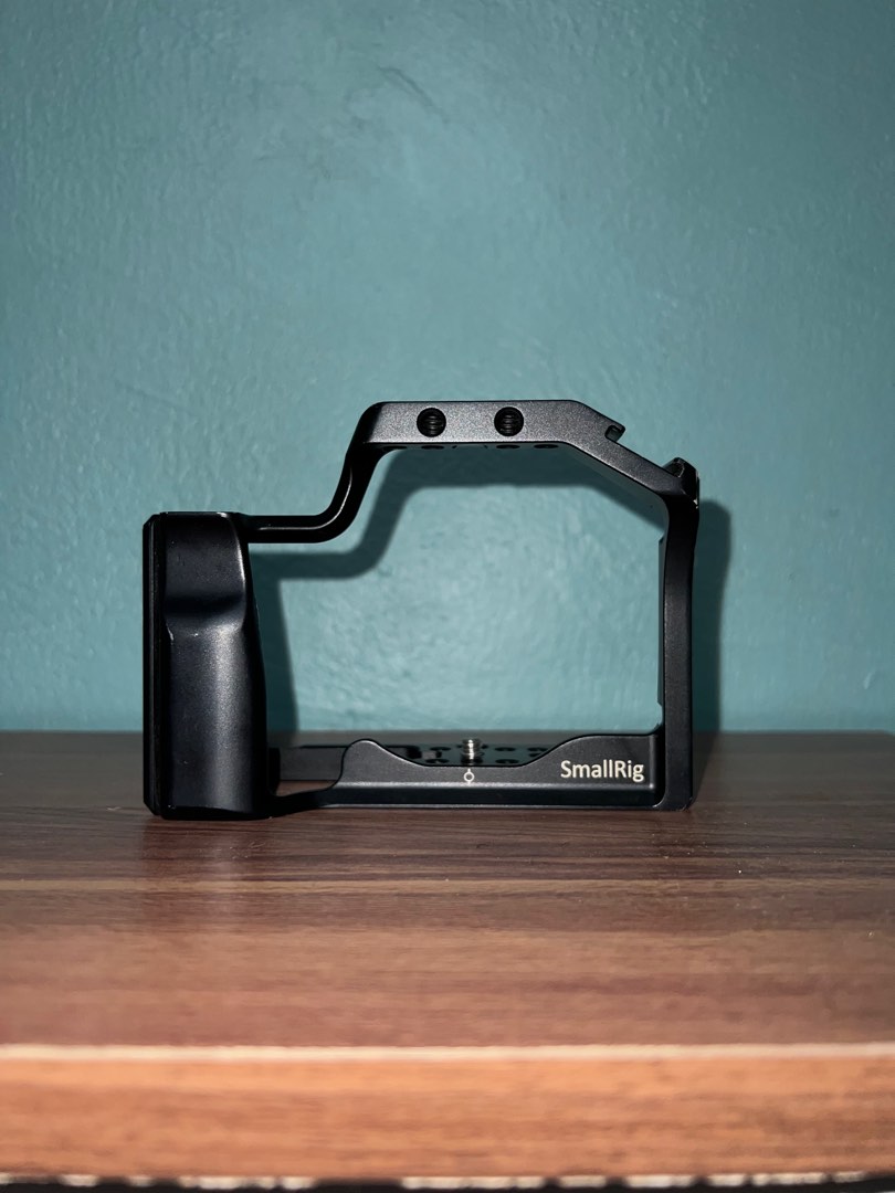 Canon M50 SmallRig Cage, Photography, Lens & Kits on Carousell