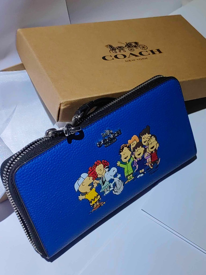 COACH X Peanuts Long Zip Around Wallet Snoopy Friends motif Blue ...