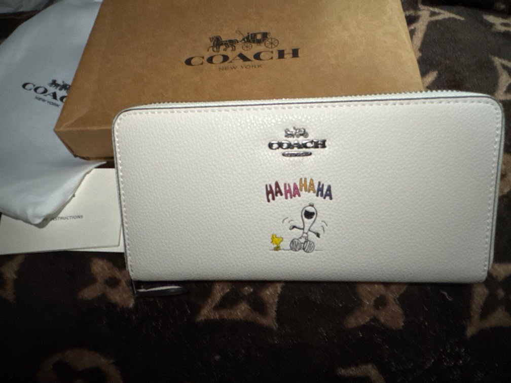 Coach X Peanuts Snoopy Leather Zip Long Wallet, Women's Fashion, Bags ...