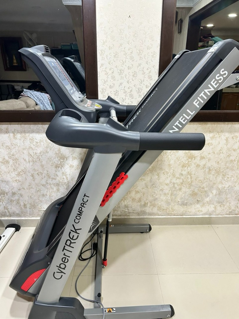 CyberTREK Compact-X Treadmill (like NEWWW), Sports Equipment, Exercise ...