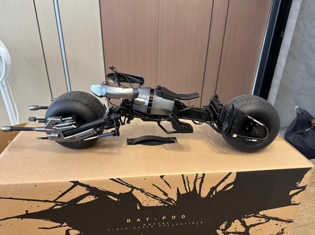 [Displayed] Hot Toys 1/6 The Dark Knight Rises Batpod MMS591, Hobbies ...