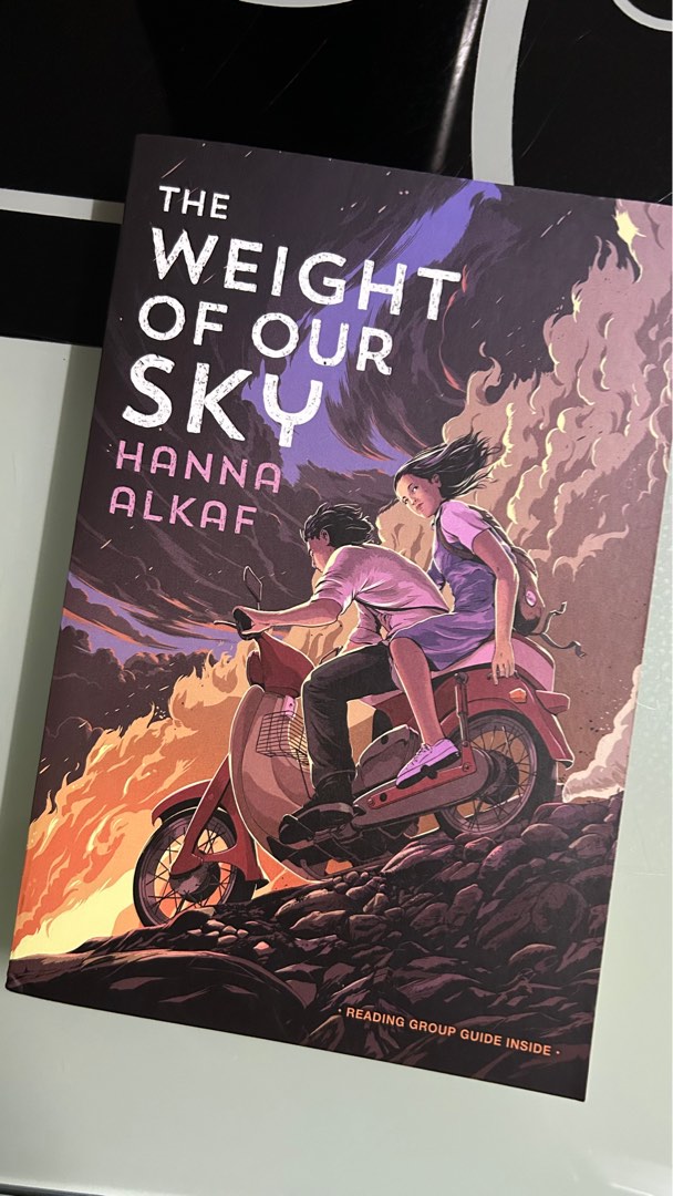 [English Novel] The Weight of Our Sky - Hanna Alkaf + signed plate ...