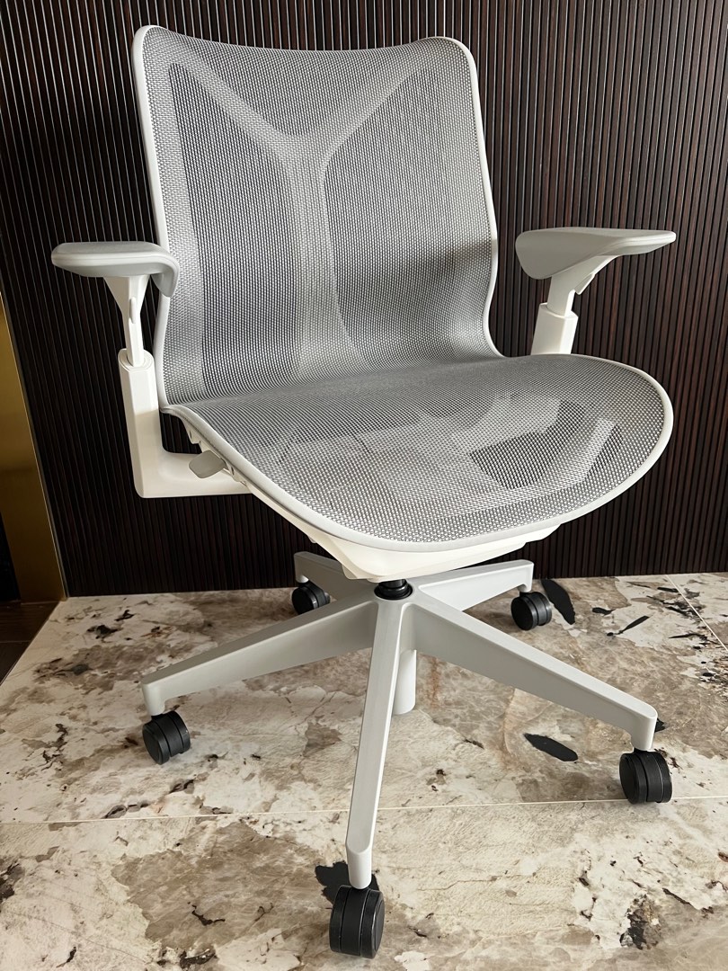 Herman Miller Cosm Low Back Chair, 傢俬＆家居, 傢俬, 椅子 - Carousell
