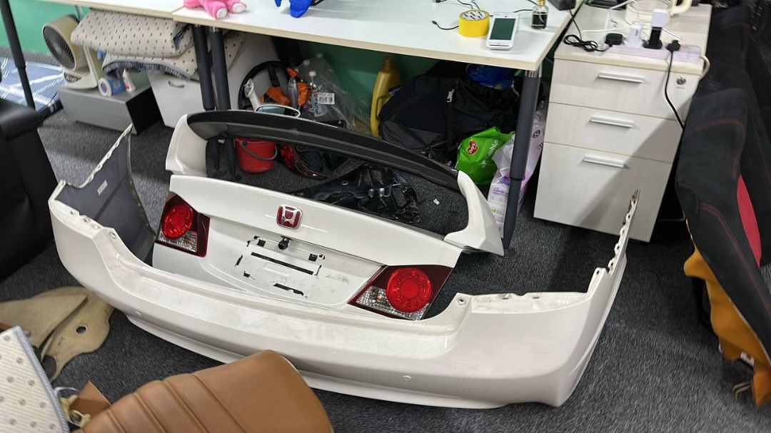 Honda Civic Type R Original FD2R Boot + FD2R Bumper With Stock Diffuser ...