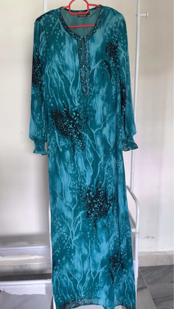 Jubah Raya Biru (Blue), Women's Fashion, Muslimah Fashion, Kaftans ...