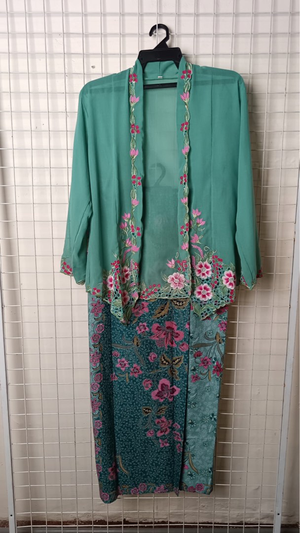 Kebaya Hana Aimy, Women's Fashion, Dresses & Sets, Traditional & Ethnic ...