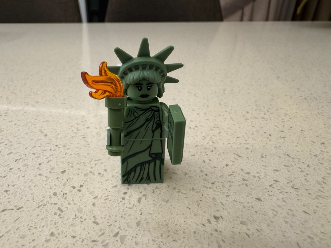 Lego 8827- Lady Liberty (COL084), Hobbies & Toys, Toys & Games on Carousell