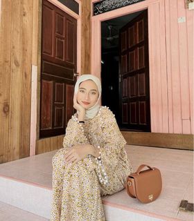 Zalia cream/beige pleated tiered flared kurung, Women's Fashion ...