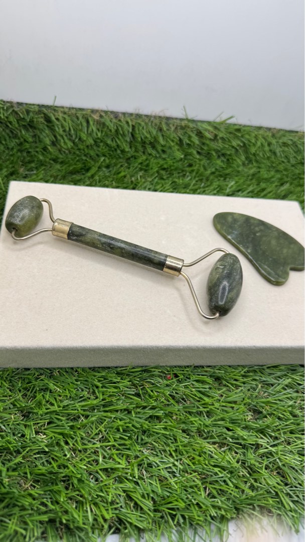 PRICE FOR BOTH GUA SHA FACE ROLLER BEAUTY CRYSTAL SERPENTINE JADE STONE ...