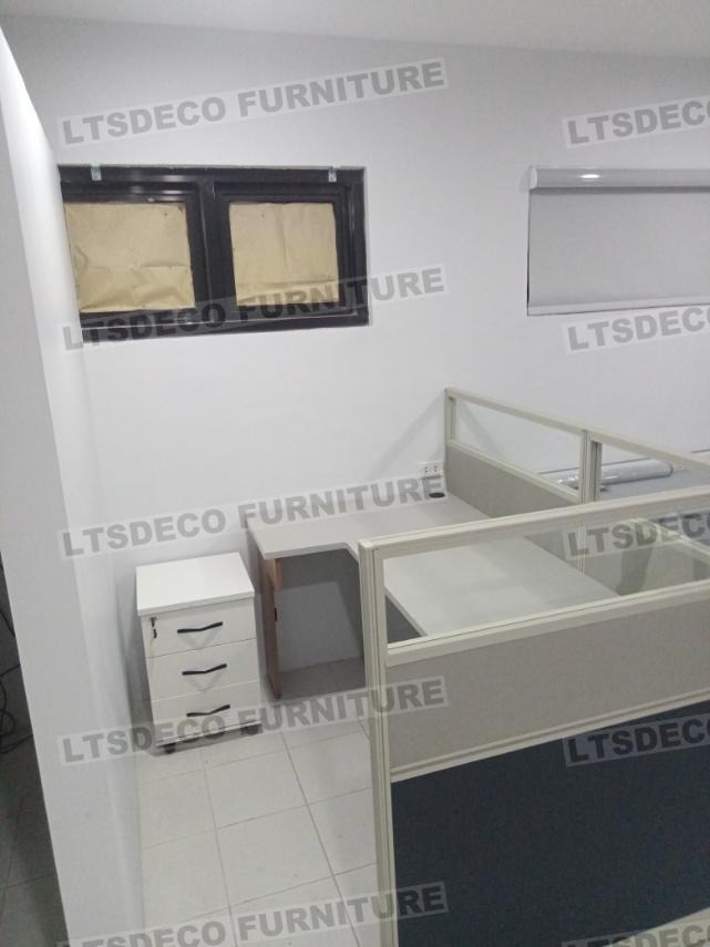 ready made cubicle partition with glass / office furniture / office ...