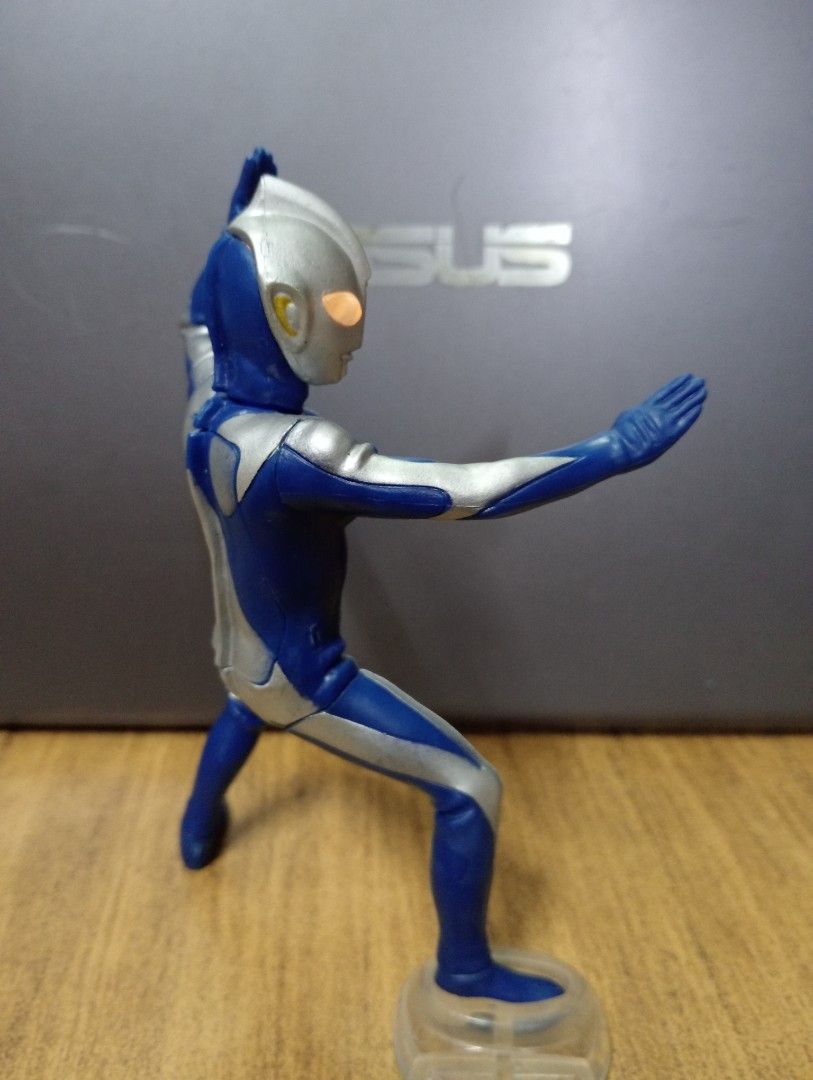 Ultimate Luminous Ultraman Cosmos Ultraman 05 w/ Lighting Kit, Hobbies ...