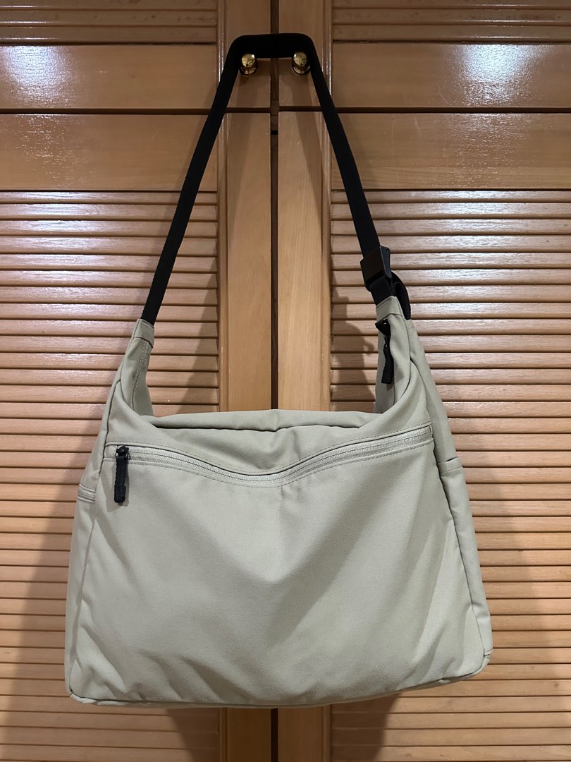 Uniqlo Robic shoulder bag, Men's Fashion, Bags, Sling Bags on Carousell