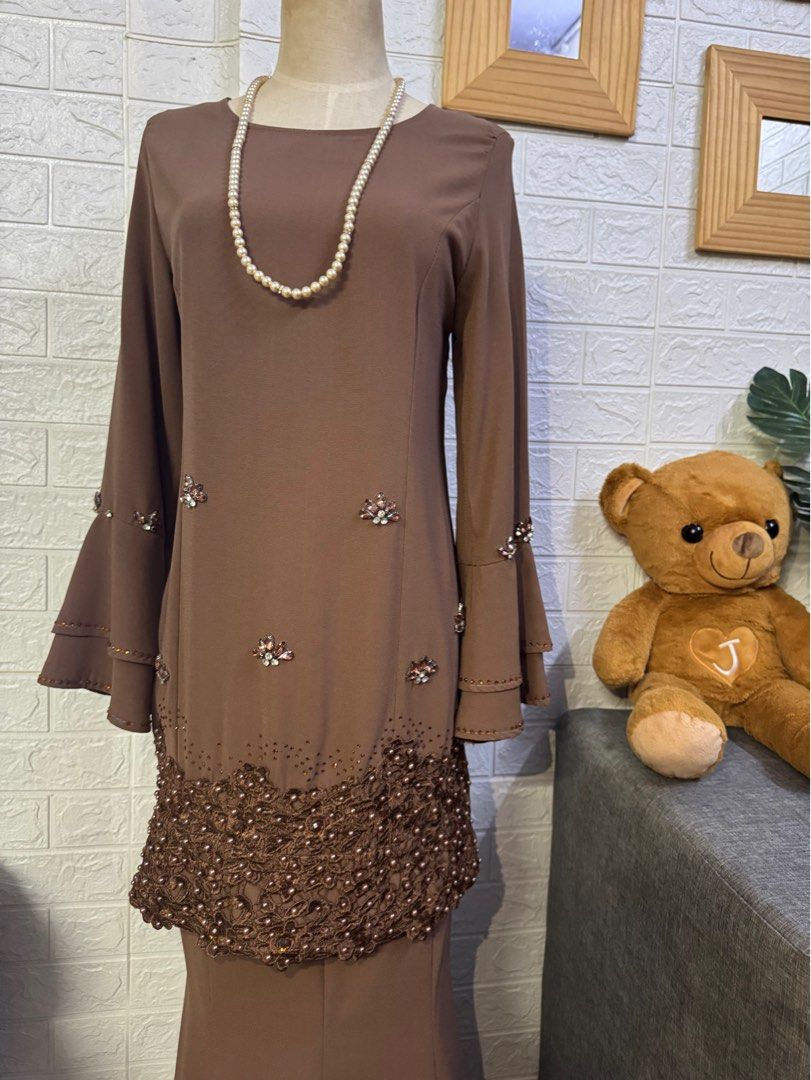 Baju raya baju kurung moden kain payung in brown /nude brown, Women's ...