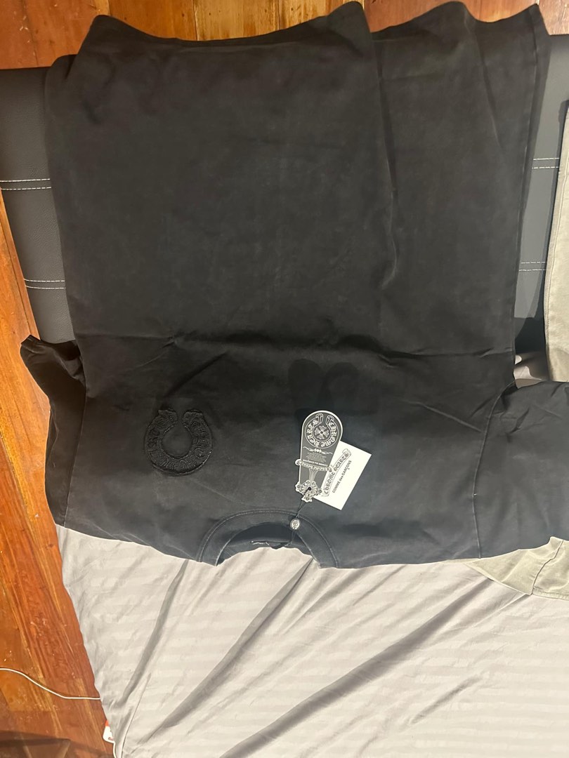 Chrome hearts (DOPE LANG PO SIYA), Announcements on Carousell