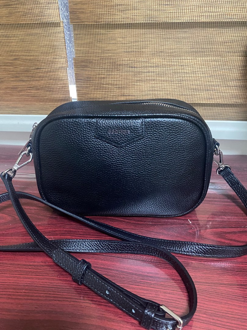 Esquire Camera sling bag, Women's Fashion, Bags & Wallets, Cross-body ...