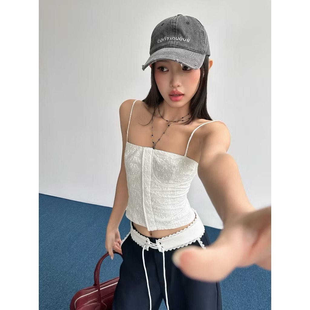 HOO DESIGN VIETNAM WHITE EMBROIDERY CORSET TOP, Women's Fashion, Tops ...