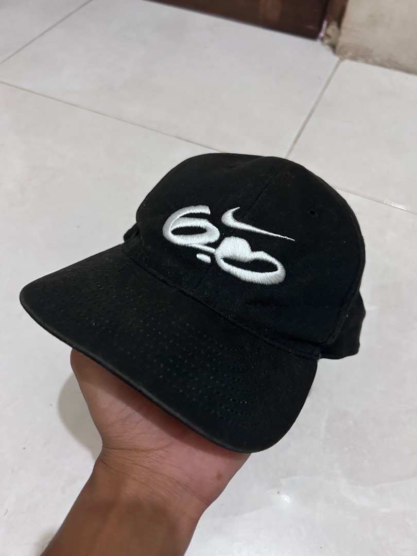 Nike Arabic, Fesyen Pria, Aksesoris, Topi di Carousell